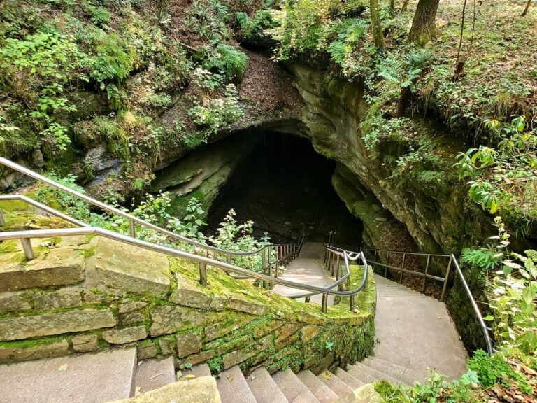 4 Best Caves in Indiana to Explore