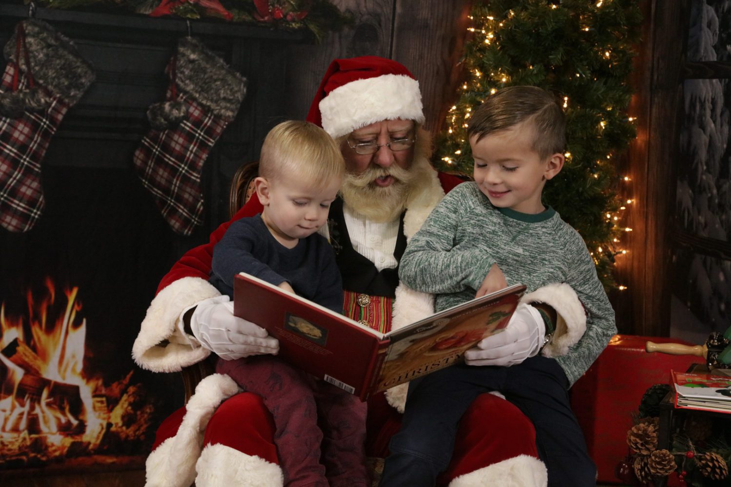 Magical Moments Await at The Santa Experience by Studio Kate Portrait ...