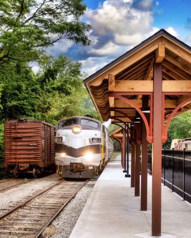 10 Best Fall Train Rides in Indiana (2024)