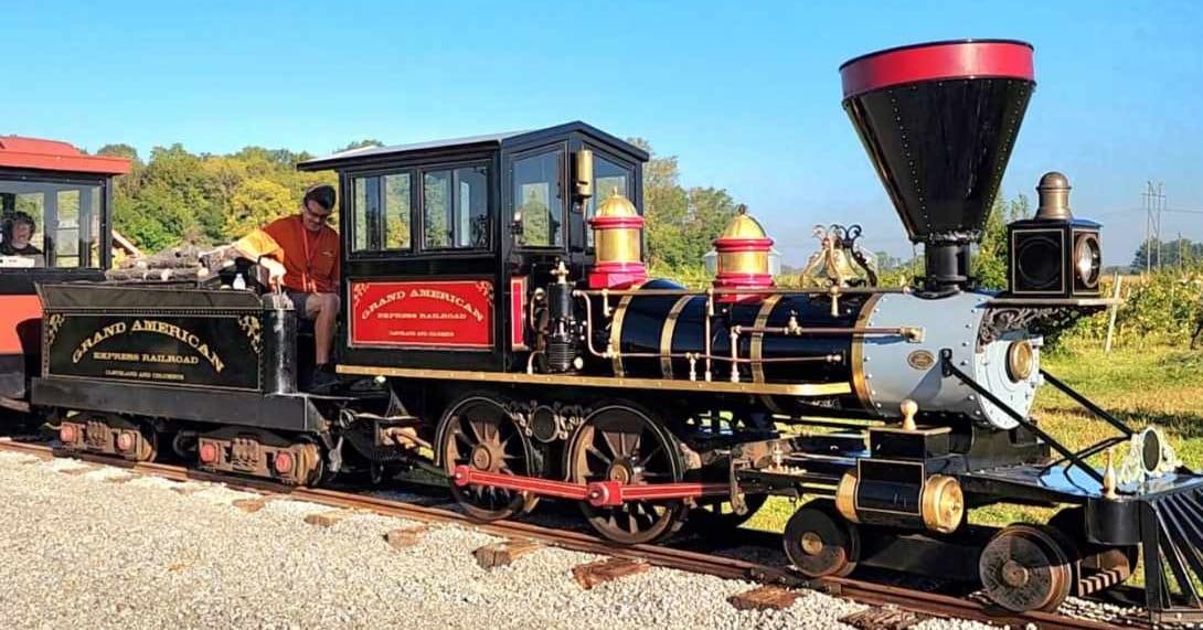 Christmas at Stuckey Farms: Santa’s Workshop on Wheels - Indy's Child ...